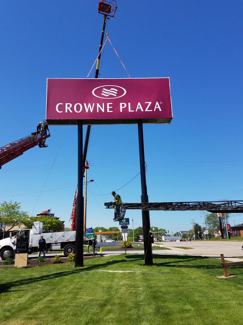 Pylon Signs | Bauer Sign & Lighting